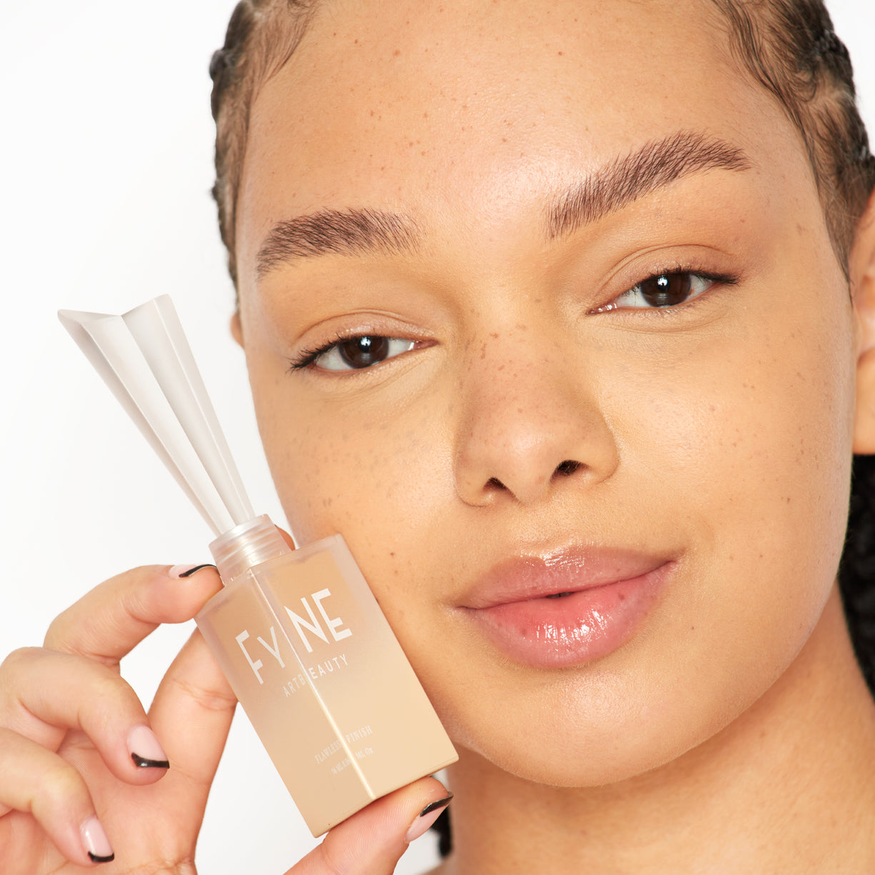 FYNE Cosmetics - Flawless Finish Concealer - 50 Shades – Fyne Art Beauty